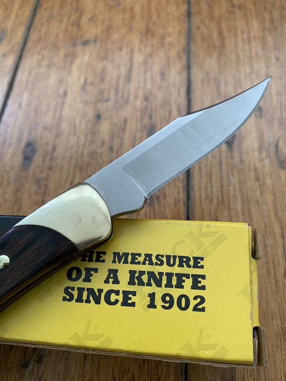 Buck Knife: Buck 2008 Model 0055BRS-B Folding Lock Knife