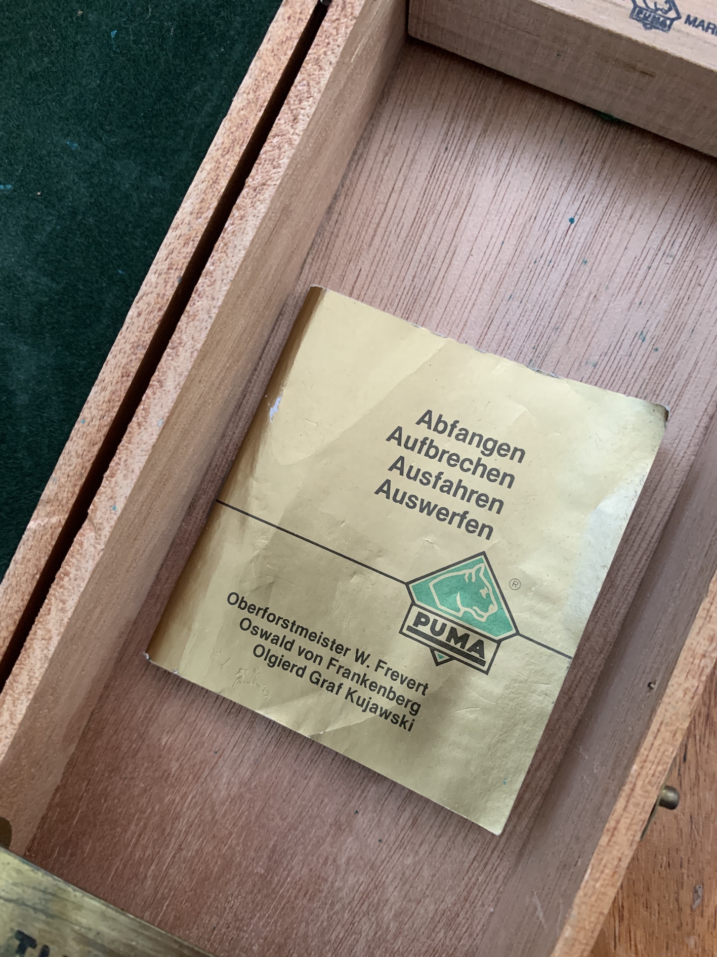 Puma Knife: Puma 1960's Original White Hunter Wooden Box with Paperwork