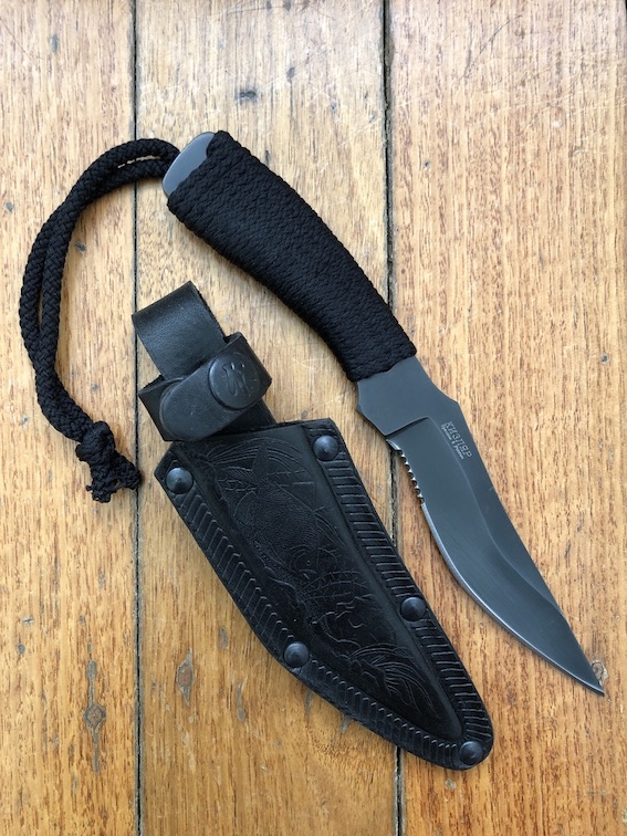 Kizlyar Knife: Kizlyar PIRANHA Hunting Knife with Black Leather Sheath