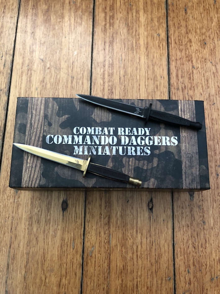 Twin Miniature COMMANDO Knives in Presentation Box