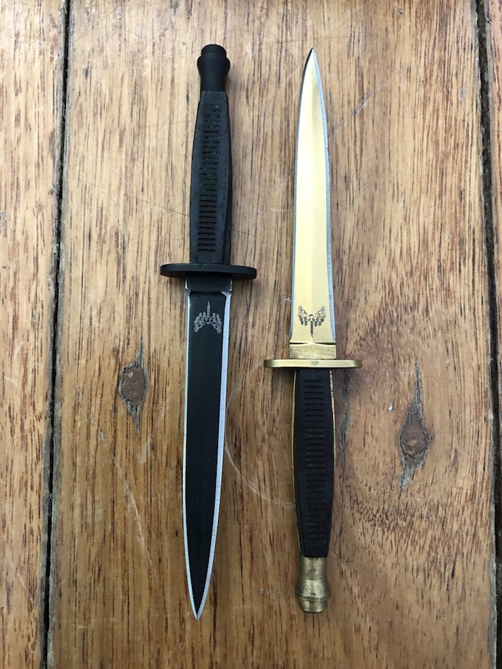 Twin Miniature COMMANDO Knives in Presentation Box