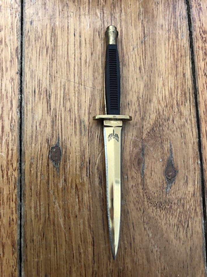 Twin Miniature COMMANDO Knives in Presentation Box